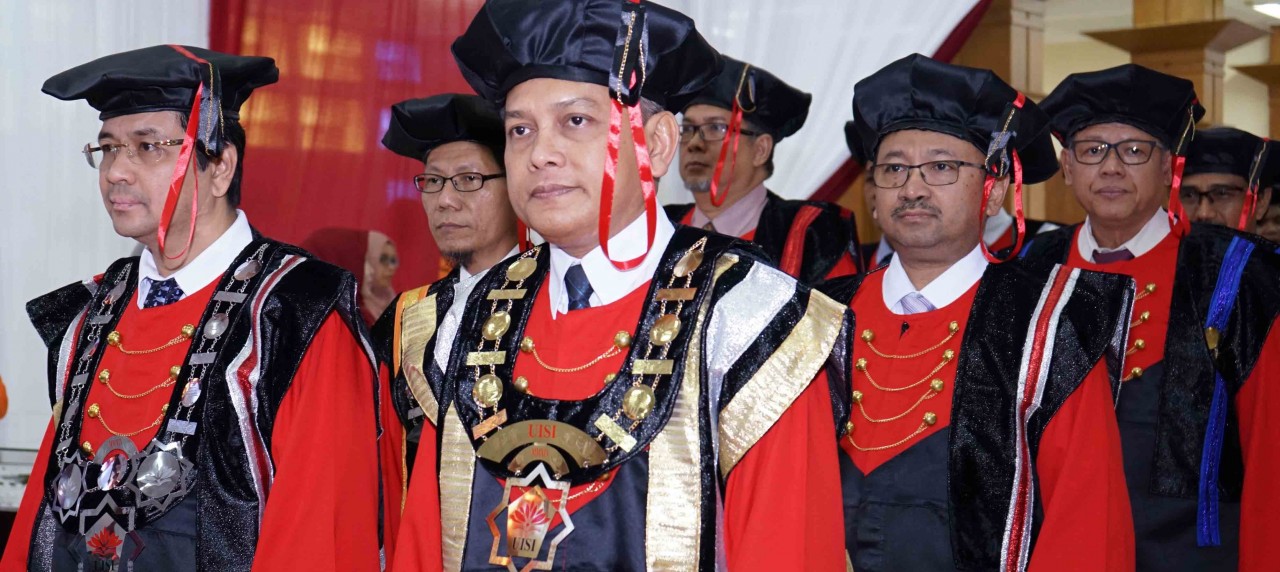 Wisuda Pertama UISI 2017, 24 Oktober 2017 - Universitas Internasional ...